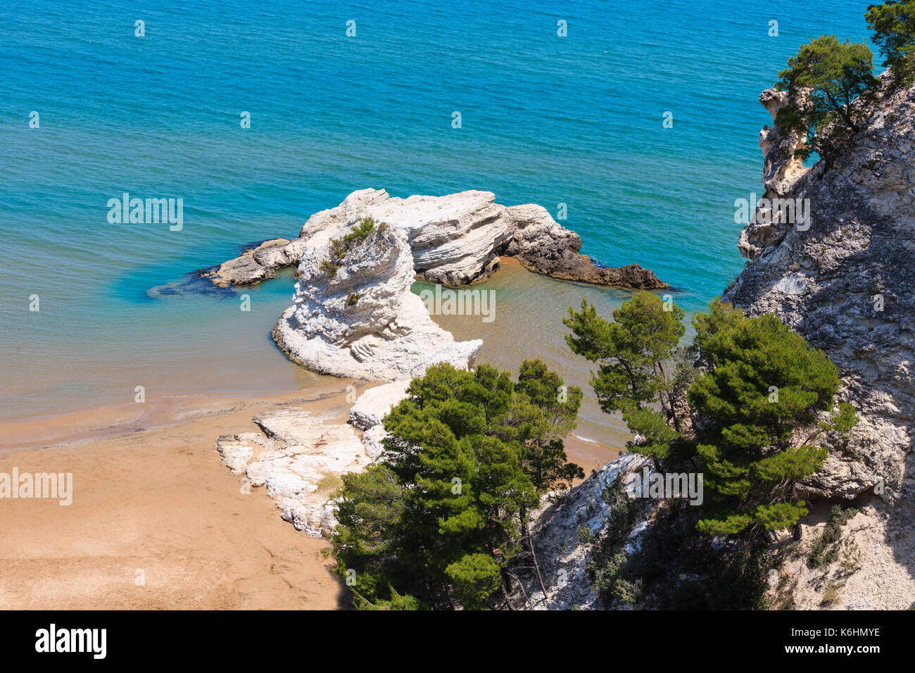 Summer Lido di Portonuovo Adriatic sea beach view (Vieste, Gargano ...