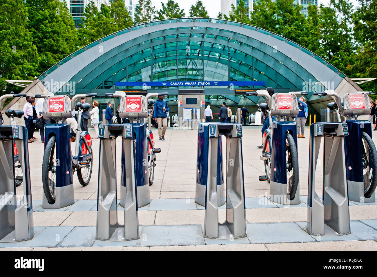 Santander Cycle hire, Canary Wharfe, London Stock Photo - Alamy