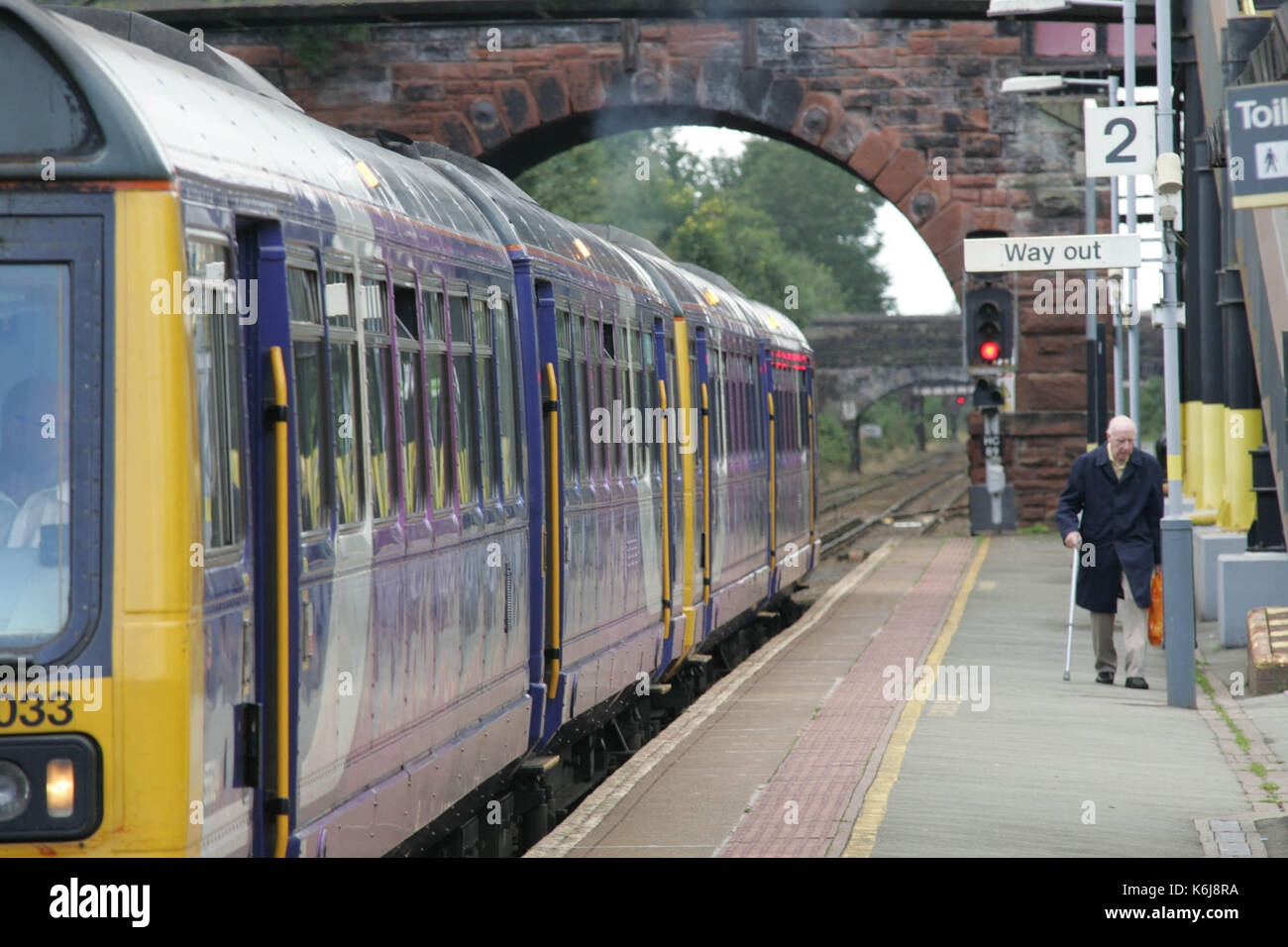 The waiting room hunts cross liverpool hi-res stock photography and ...