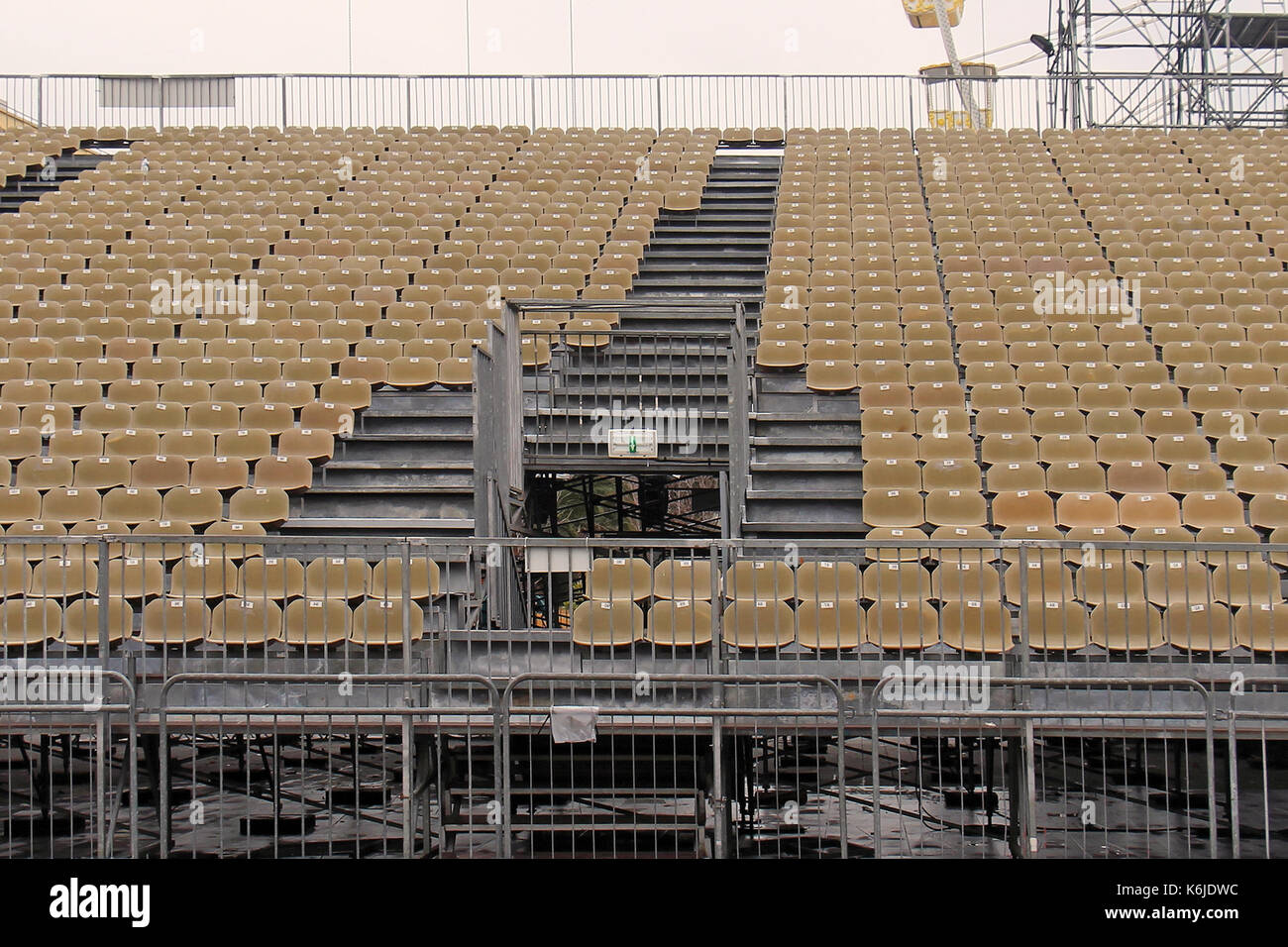 Stadium stands hi-res stock photography and images - Alamy