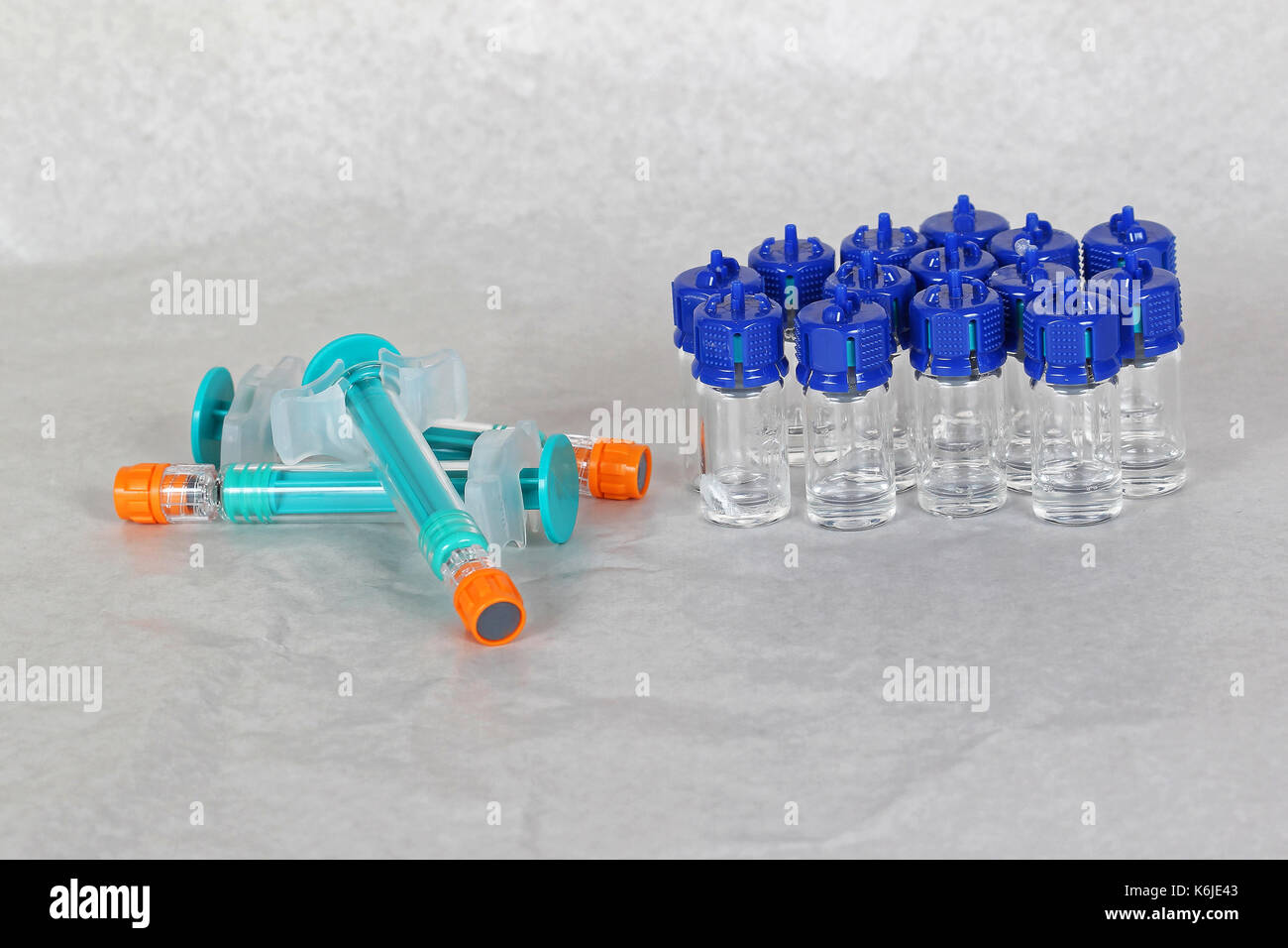 Empty vials syringes hi-res stock photography and images - Alamy