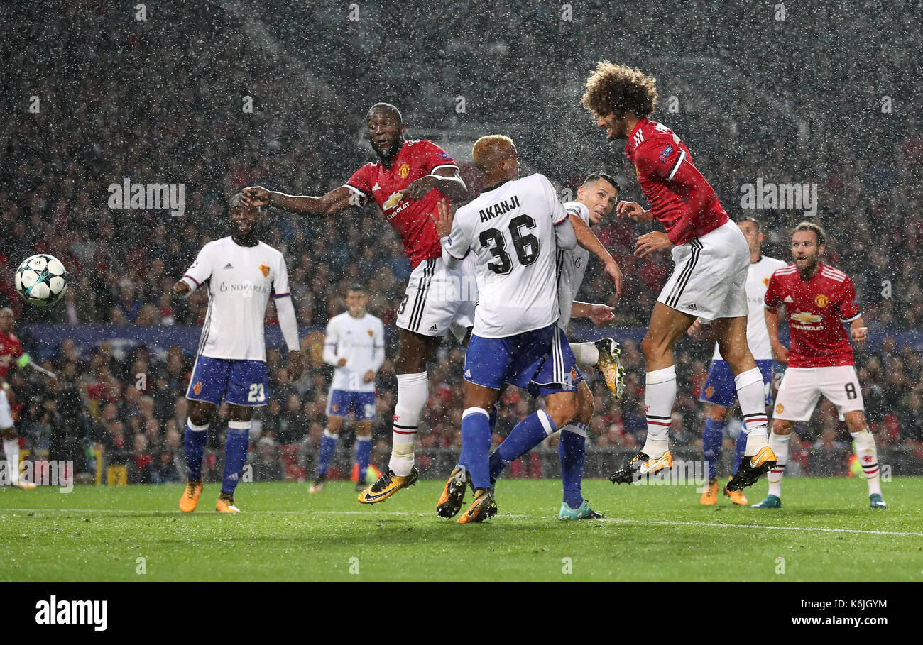 Manchester United's Marouane Fellaini (right) scores his side's first ...