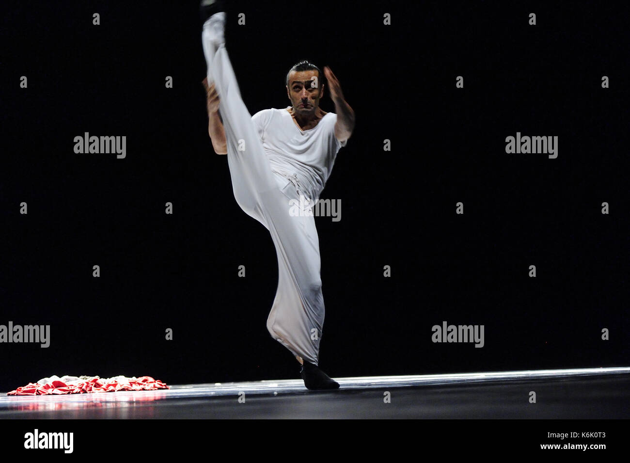 Ziya Azazi-Dervish in progress,Turkish dervish Ziya Azazi creates ...