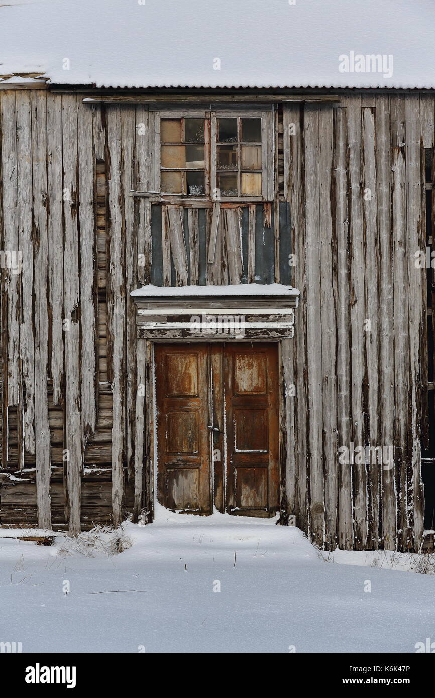 Old wooden plank hut-chipped walls of barn-abandoned ruined cabin-outer ...