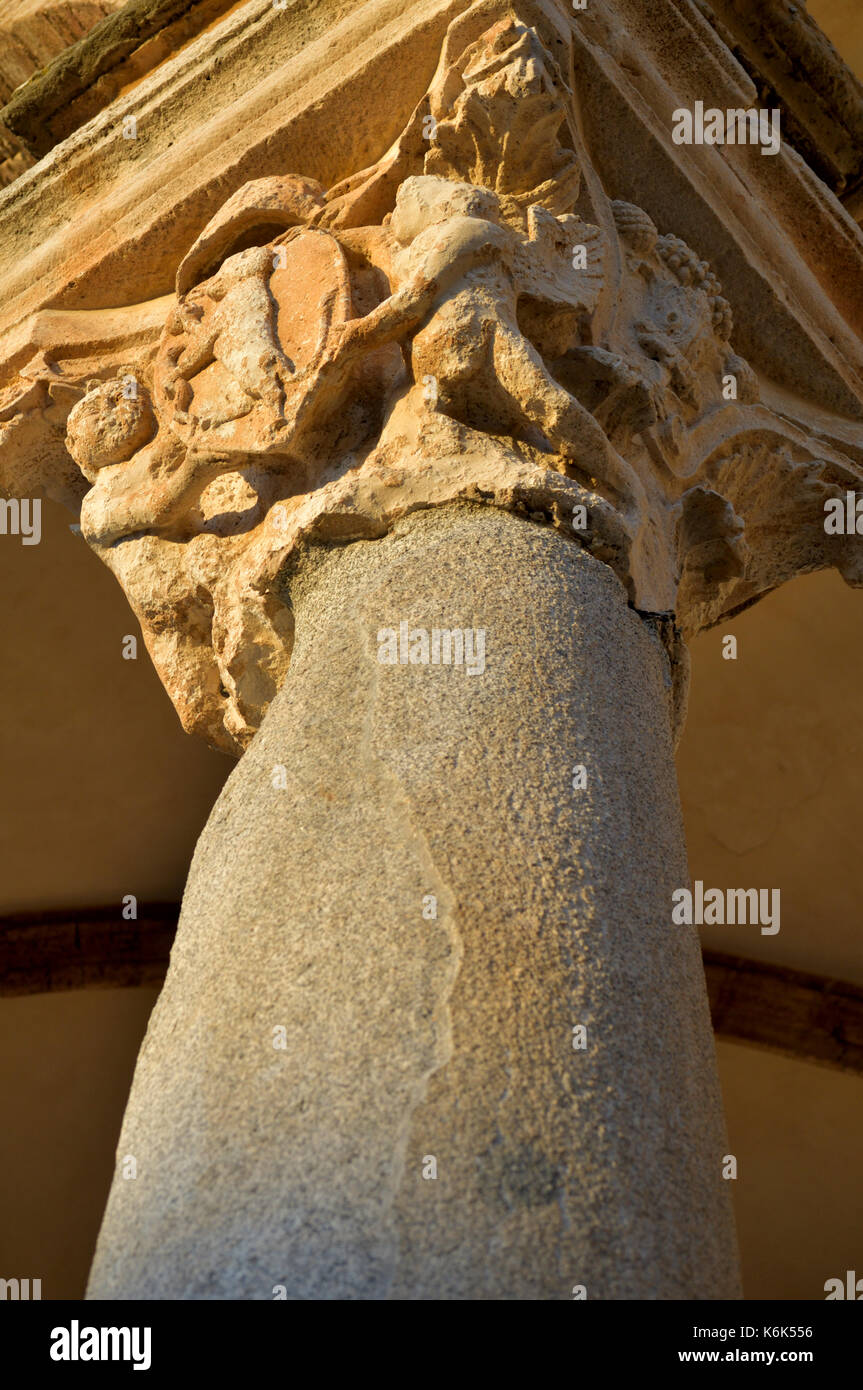 Medieval column capital hi-res stock photography and images - Alamy