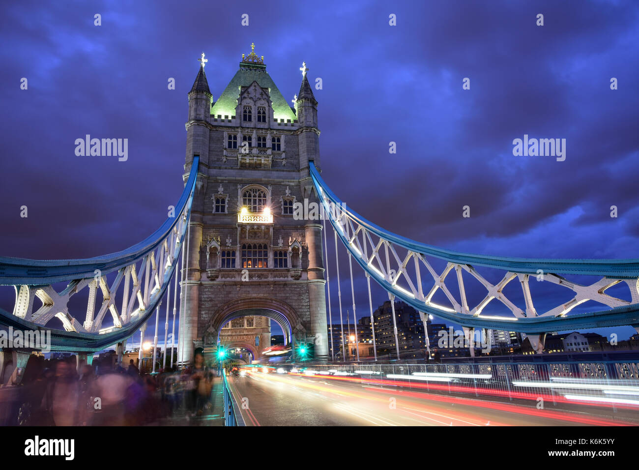 Tower bridge london hi-res stock photography and images - Alamy