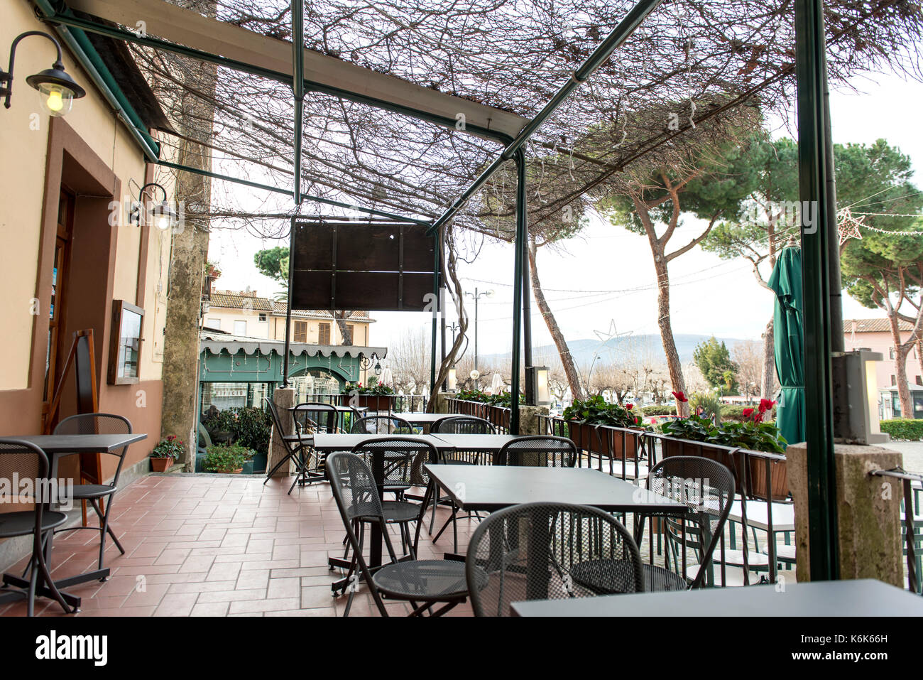 Rustic restaurants hi-res stock photography and images - Alamy