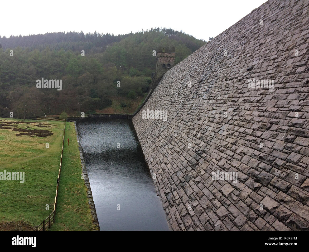 Stone tower derwent dam water hi-res stock photography and images - Alamy