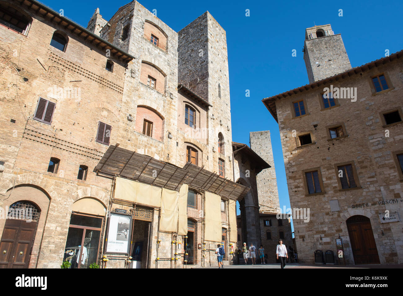 Piazza della Cisterna, the main square in San Gimignano Tuscany Italy ...