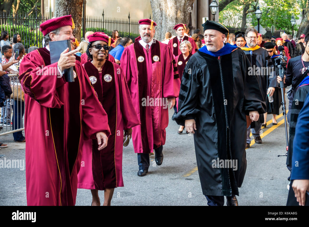 University graduation ceremony african hi-res stock photography and ...