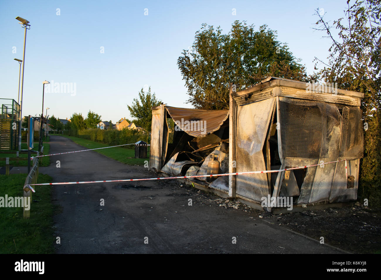Burnt down fire damage hi-res stock photography and images - Alamy