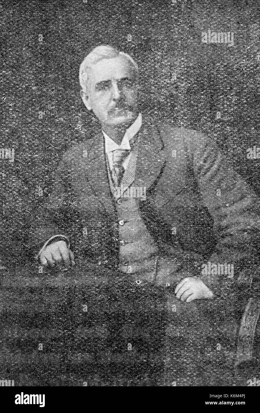 Pierre de coubertin founder olympics Black and White Stock Photos ...