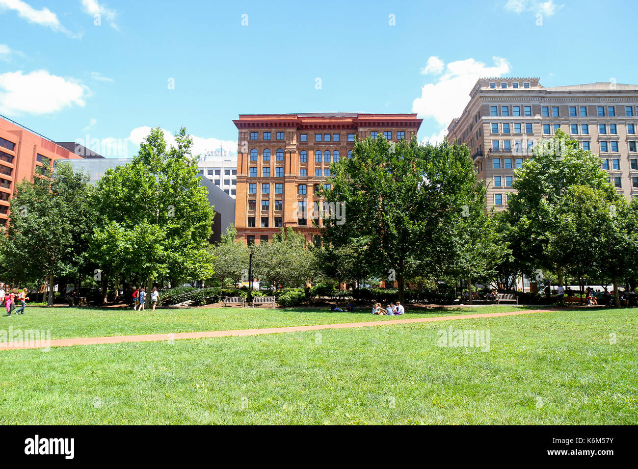 Philadelphia bourse building hi-res stock photography and images - Alamy