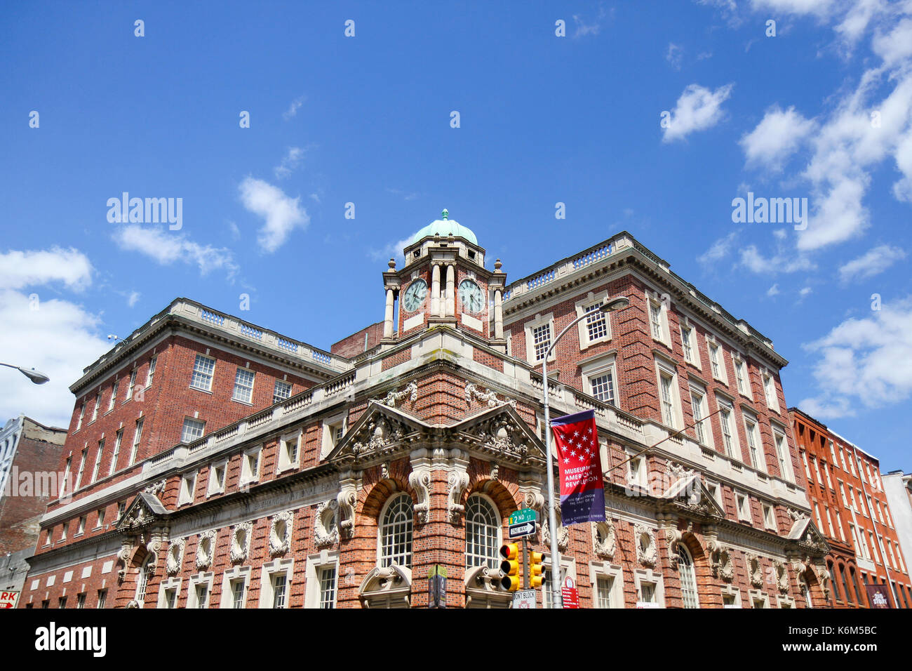 Historic commonwealth bank building hi-res stock photography and images ...
