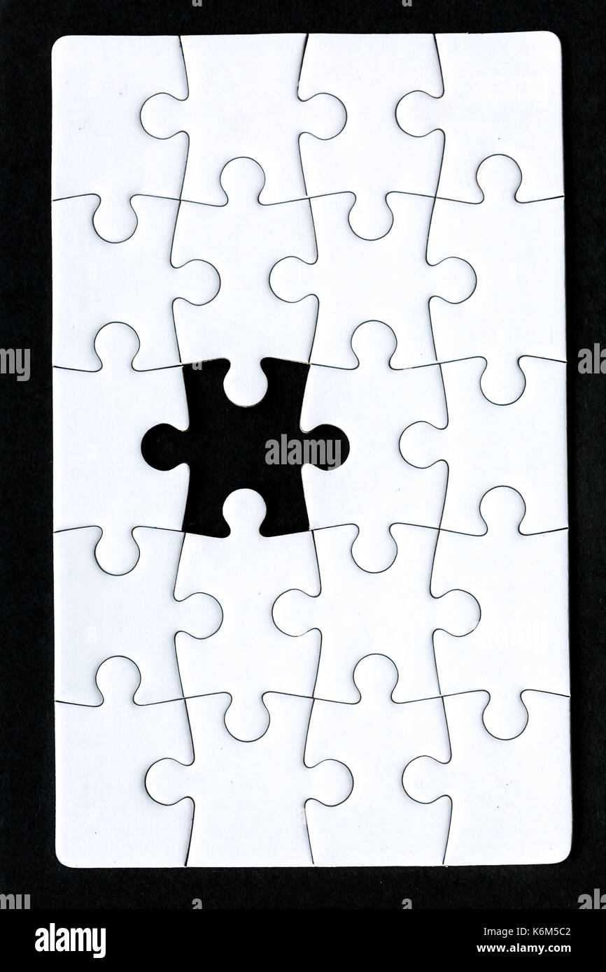 One piece missing solution hi-res stock photography and images - Alamy