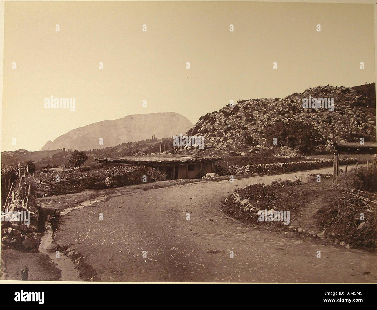 Doroga iz alushty v yaltu Stock Photo - Alamy