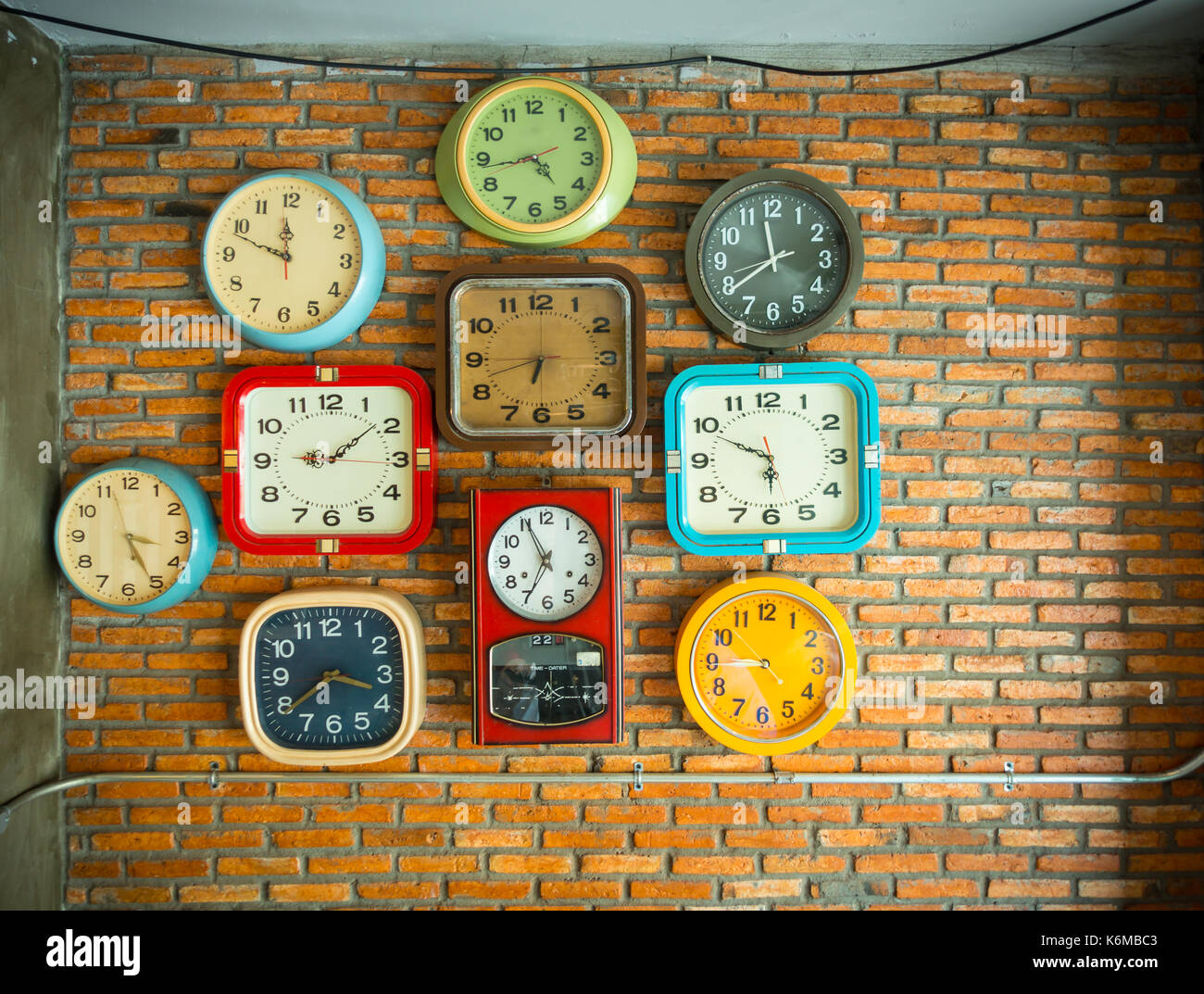 Different time zones hi-res stock photography and images - Alamy