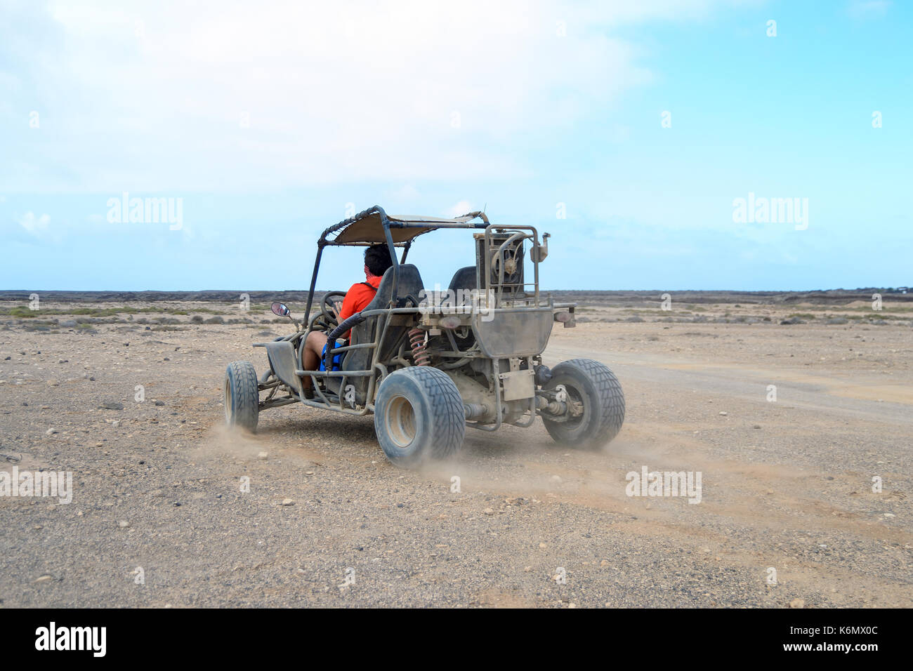 Car racing on sand hi-res stock photography and images - Alamy