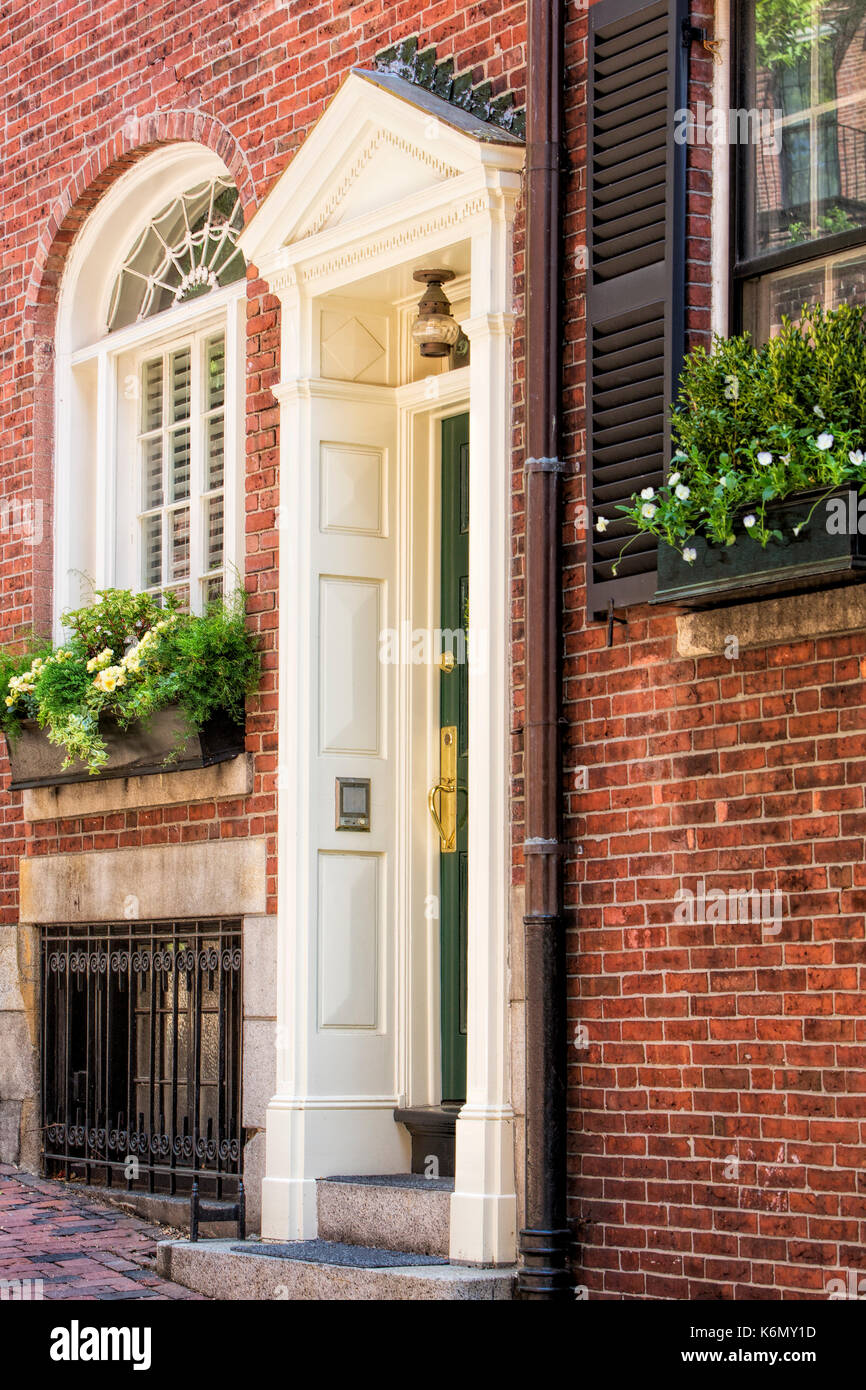 Federal style row houses hi-res stock photography and images - Alamy