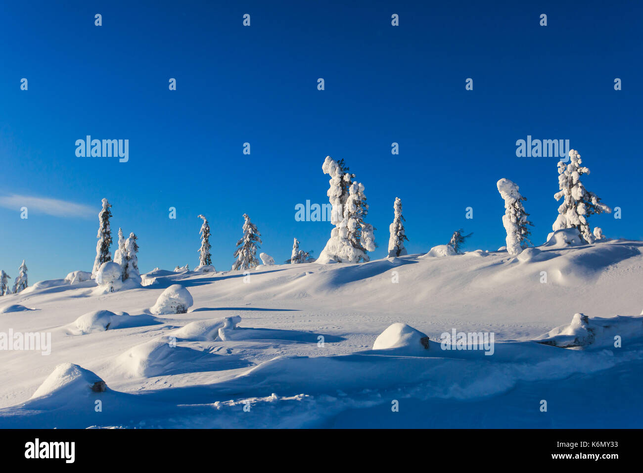 Beautiful cold mountain view of ski resort, sunny winter day with slope ...