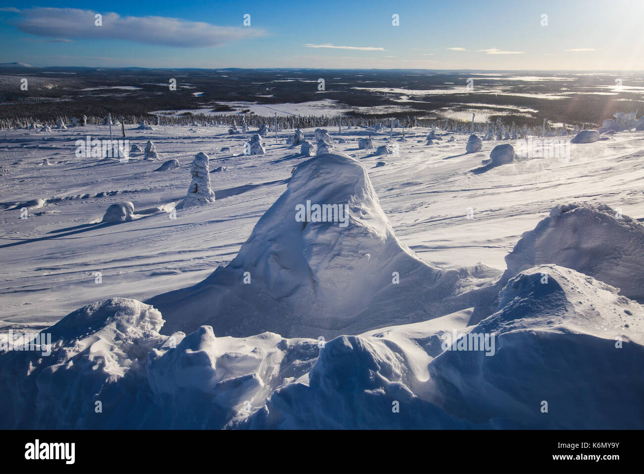 Beautiful cold mountain view of ski resort, sunny winter day with slope ...