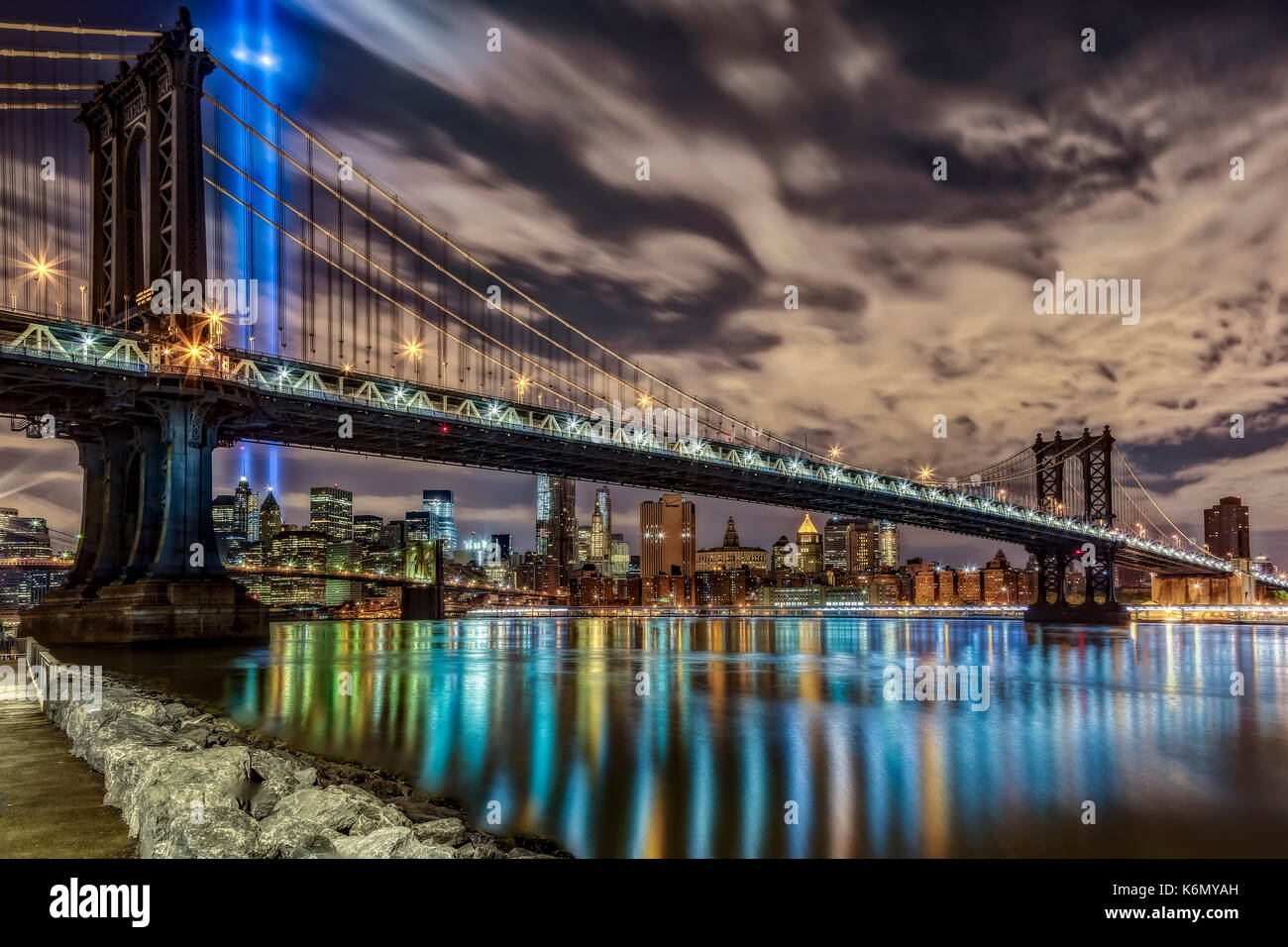 Manhattan Bridge 911 Tribute - Manhattan Bridge frames the Brooklyn ...