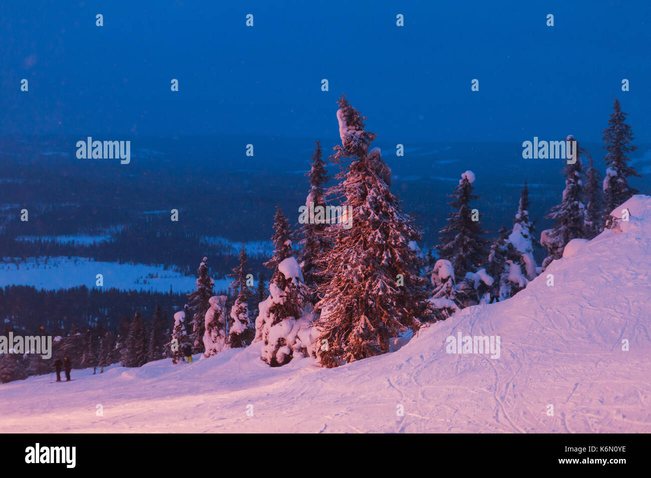 Beautiful cold mountain view of ski resort, sunny winter day with slope ...