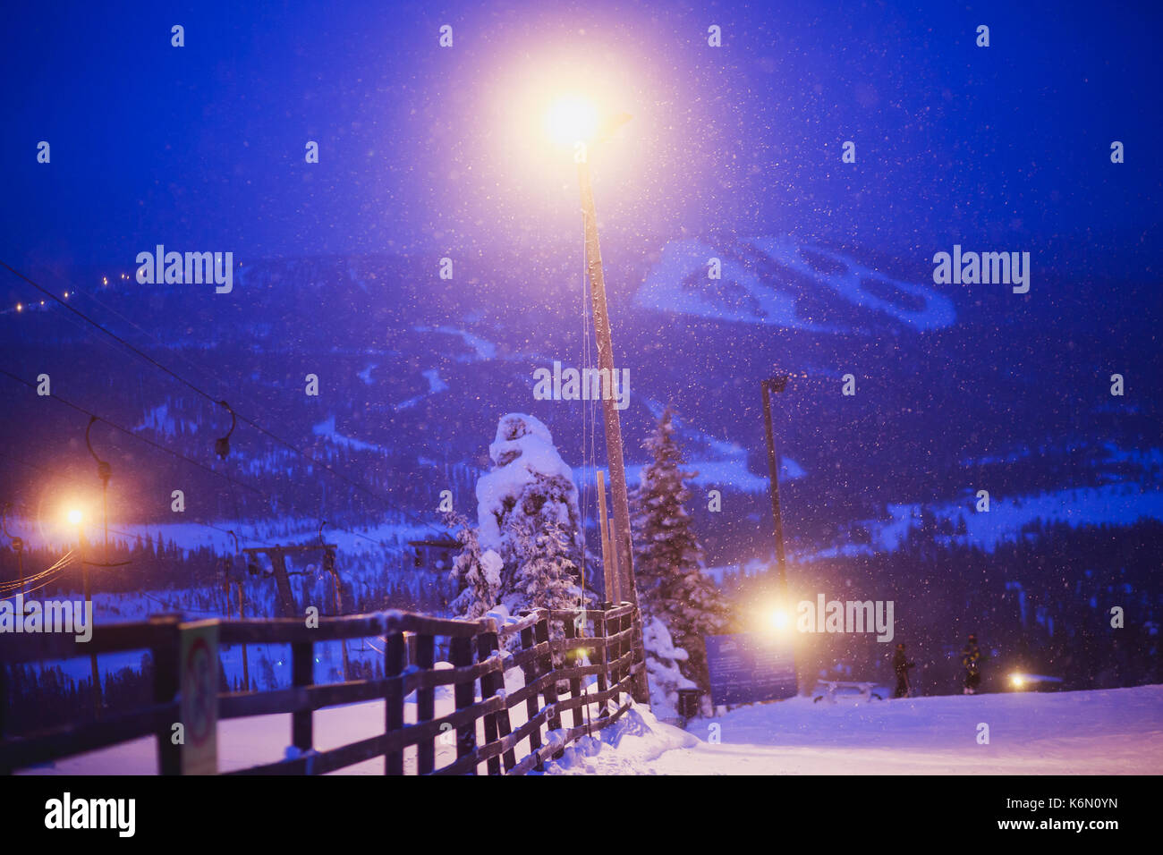 Beautiful cold mountain view of ski resort, sunny winter day with slope ...