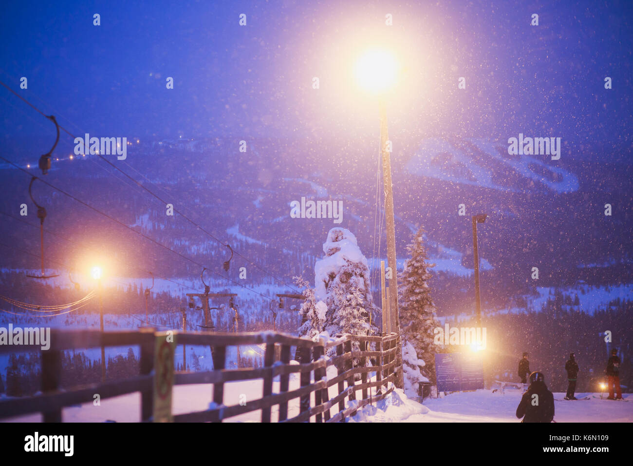 Beautiful cold mountain view of ski resort, sunny winter day with slope ...