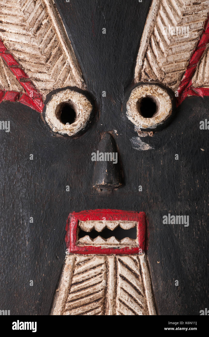 Female african mask carved hi-res stock photography and images - Alamy