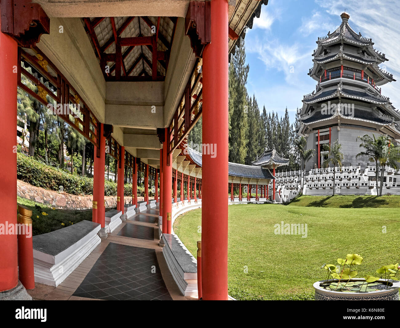 Southeast asian architecture hi-res stock photography and images - Alamy