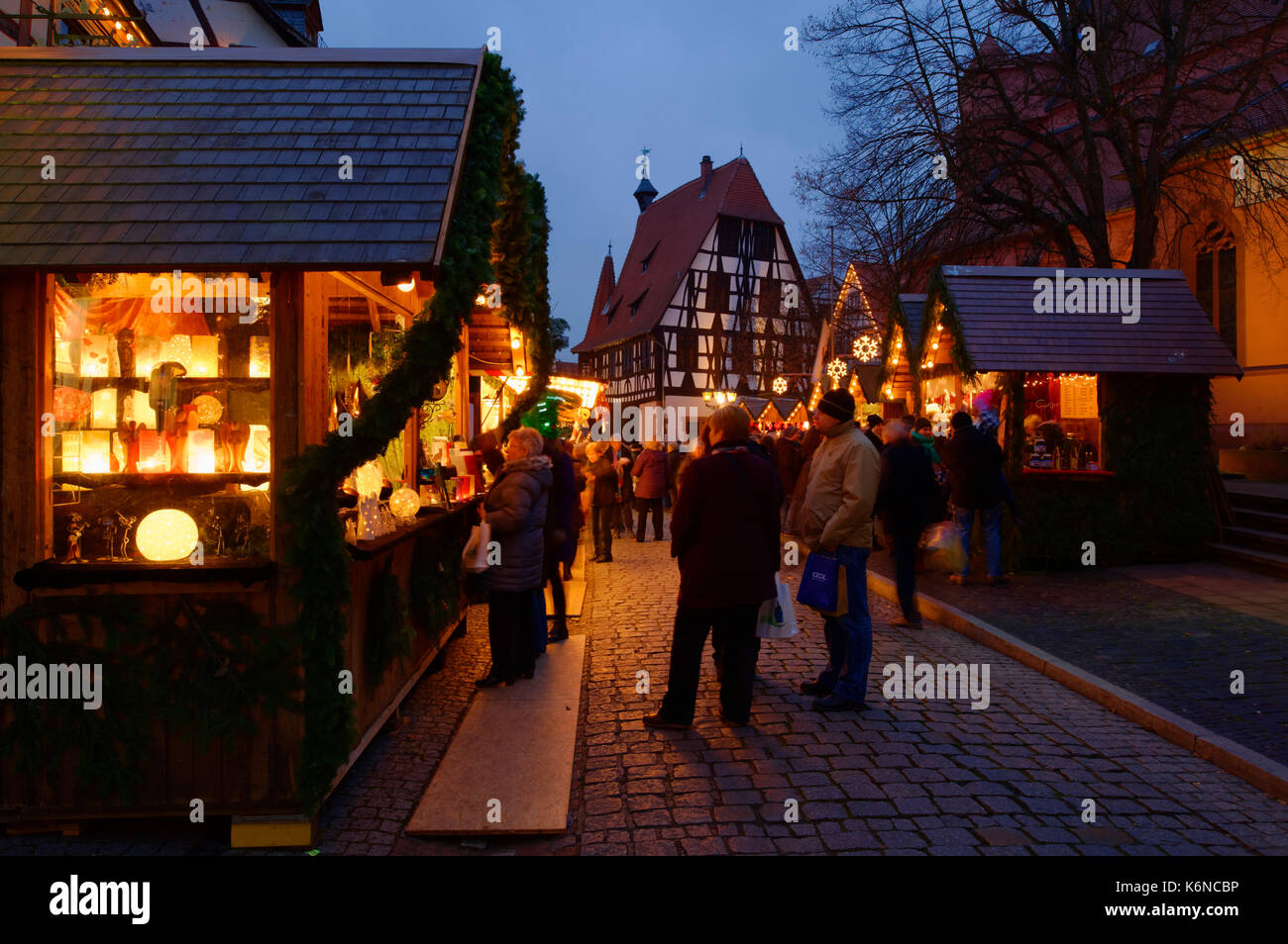 Christmas fair in Michelstadt in the Odenwald: Stalls in old town with ...