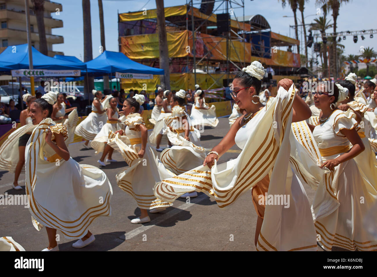 Group of dancers of Africa descent (Afrodescendiente) performing at the ...