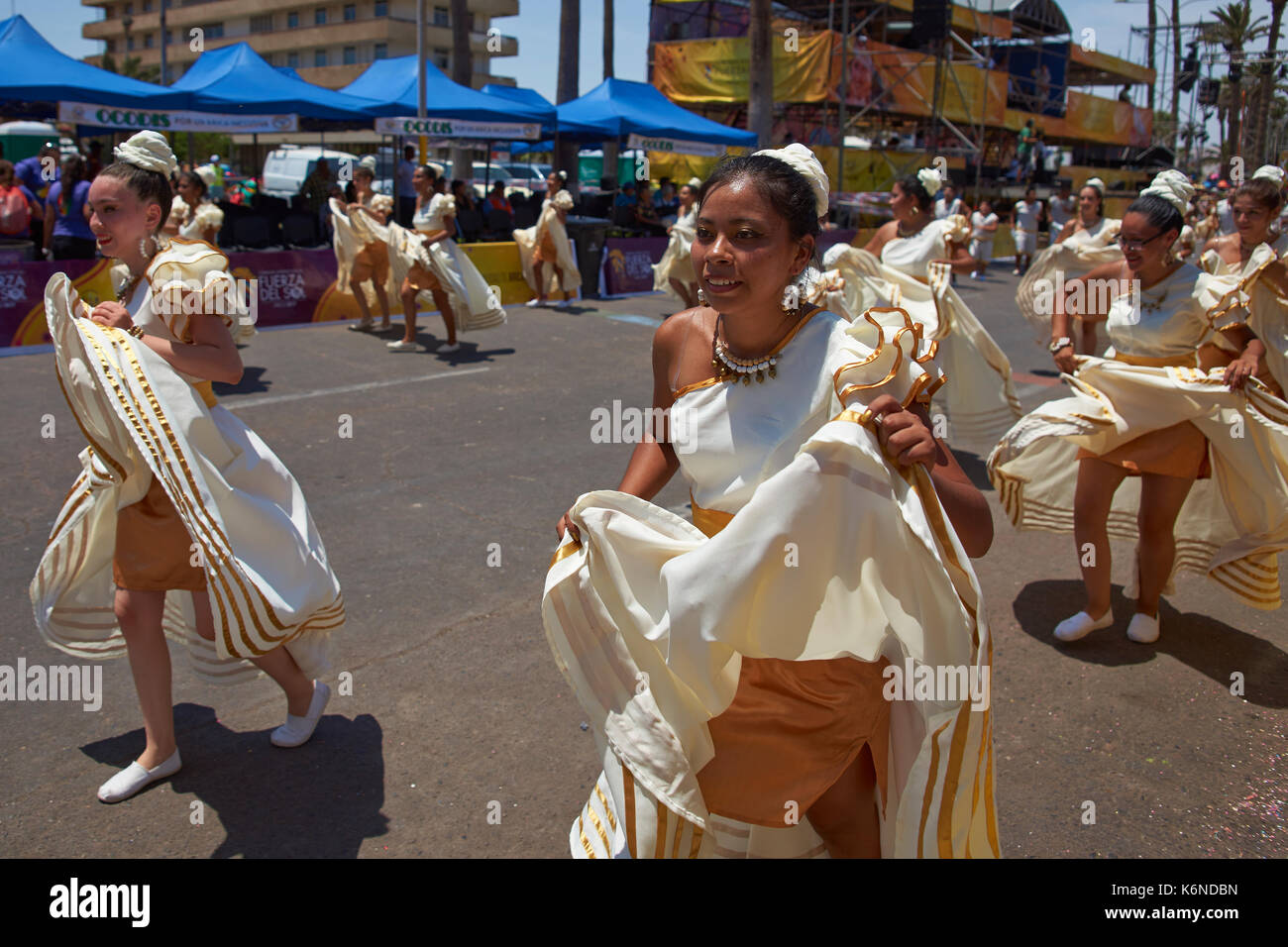 Group of dancers of Africa descent (Afrodescendiente) performing at the ...