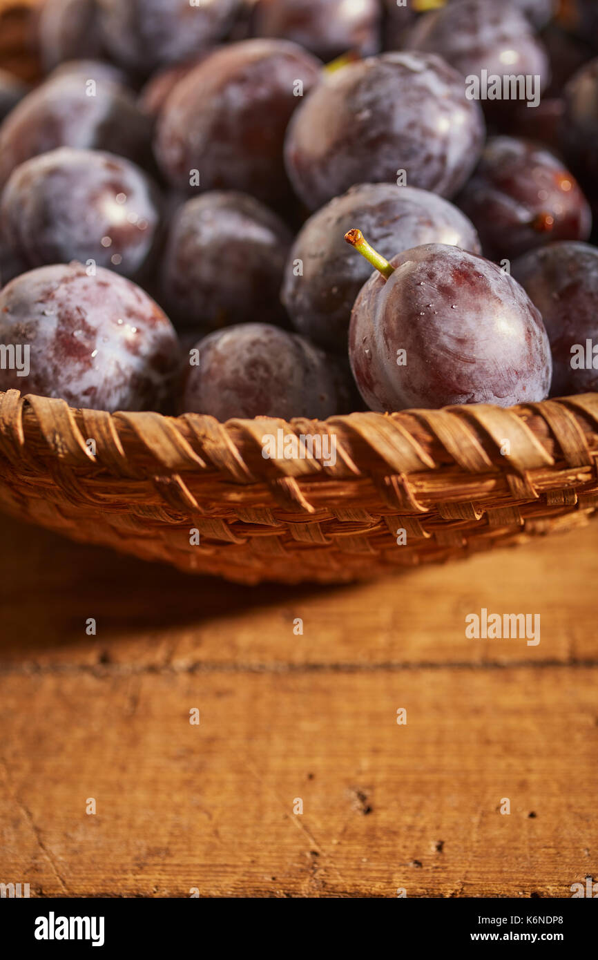 Italian prune hi-res stock photography and images - Alamy