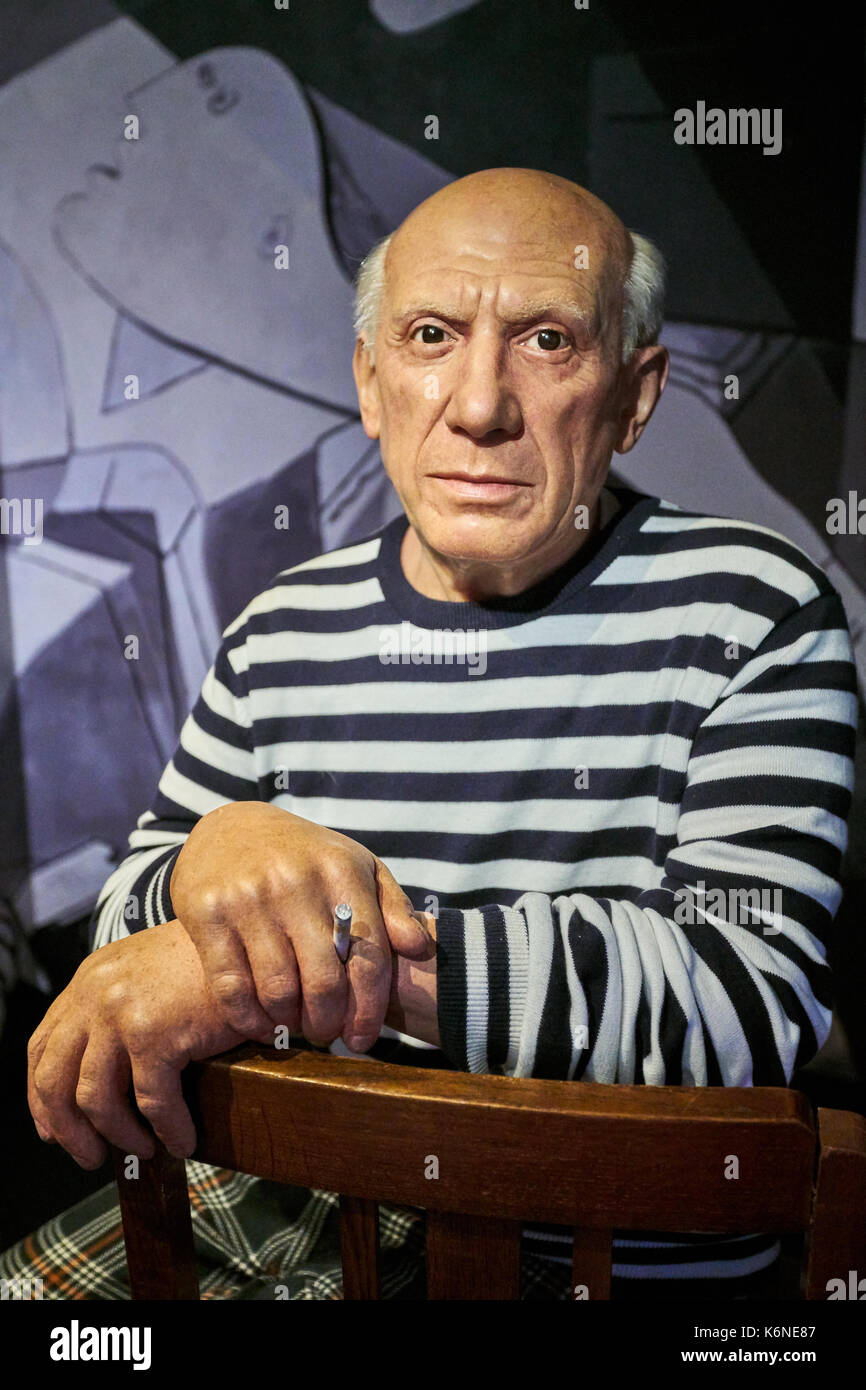 Pablo picasso painter and model hi-res stock photography and images - Alamy