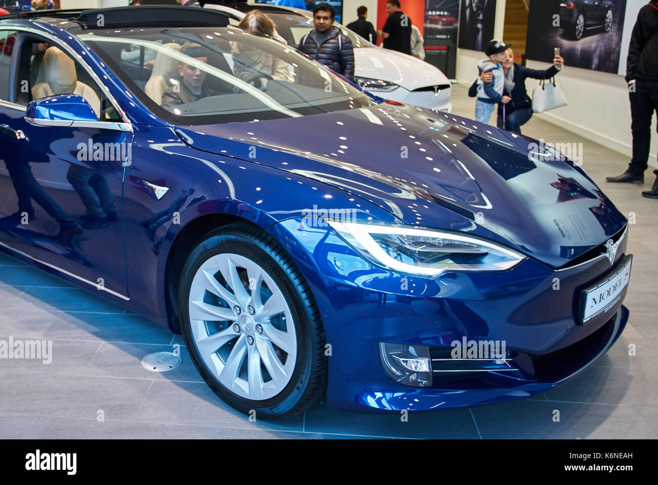 Germany tesla supercharger station hi-res stock photography and images ...