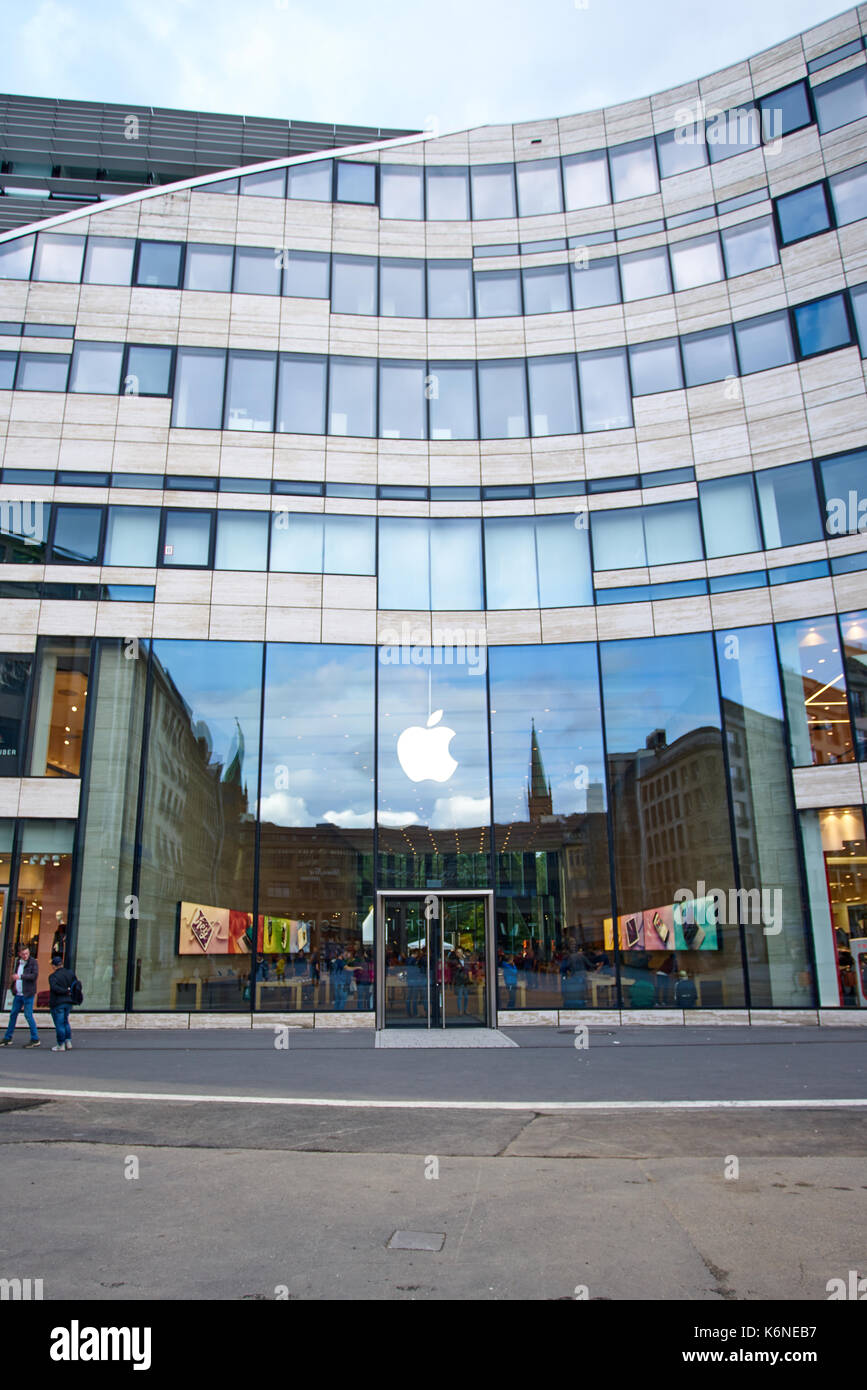 Apple door logo hi-res stock photography and images - Alamy