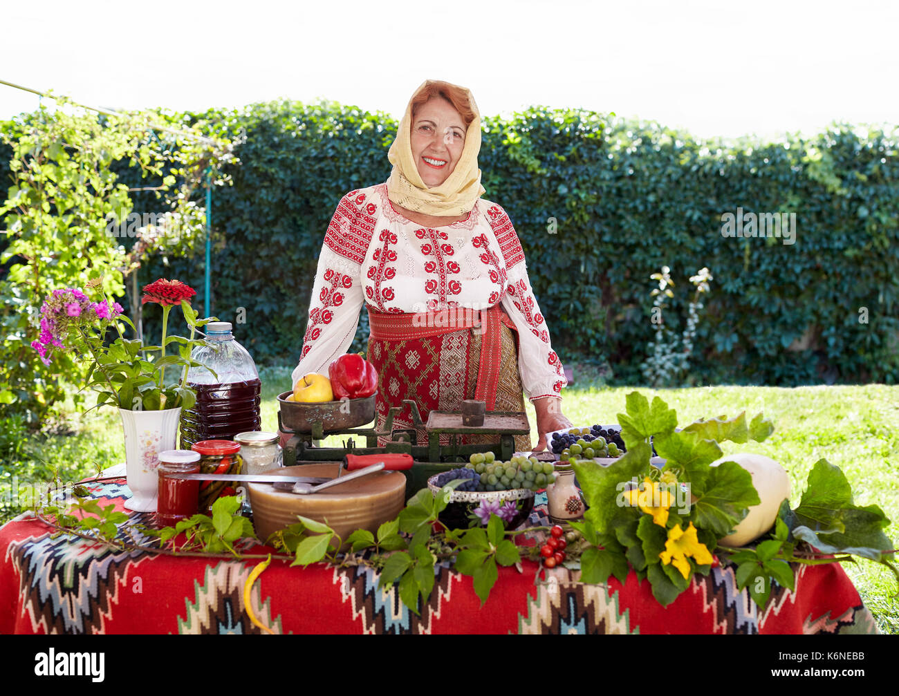 Romanian woman traditional costume hi-res stock photography and images ...