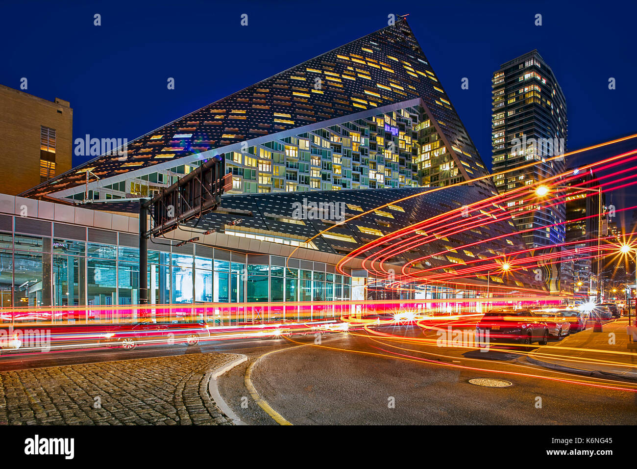 Manhattan pyramid building hi-res stock photography and images - Alamy