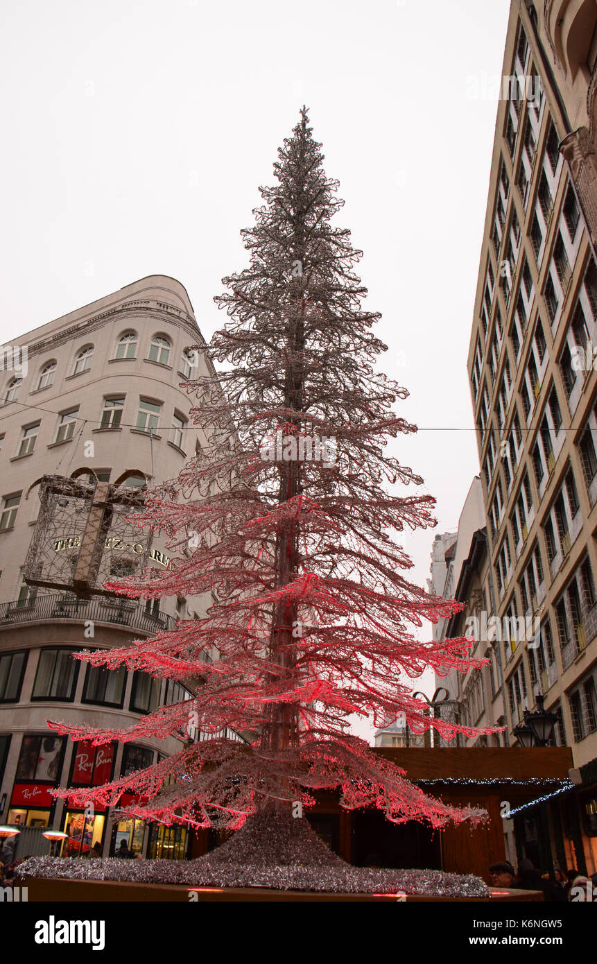 Christmas trees in different styles decorate the capital of Hungary ...