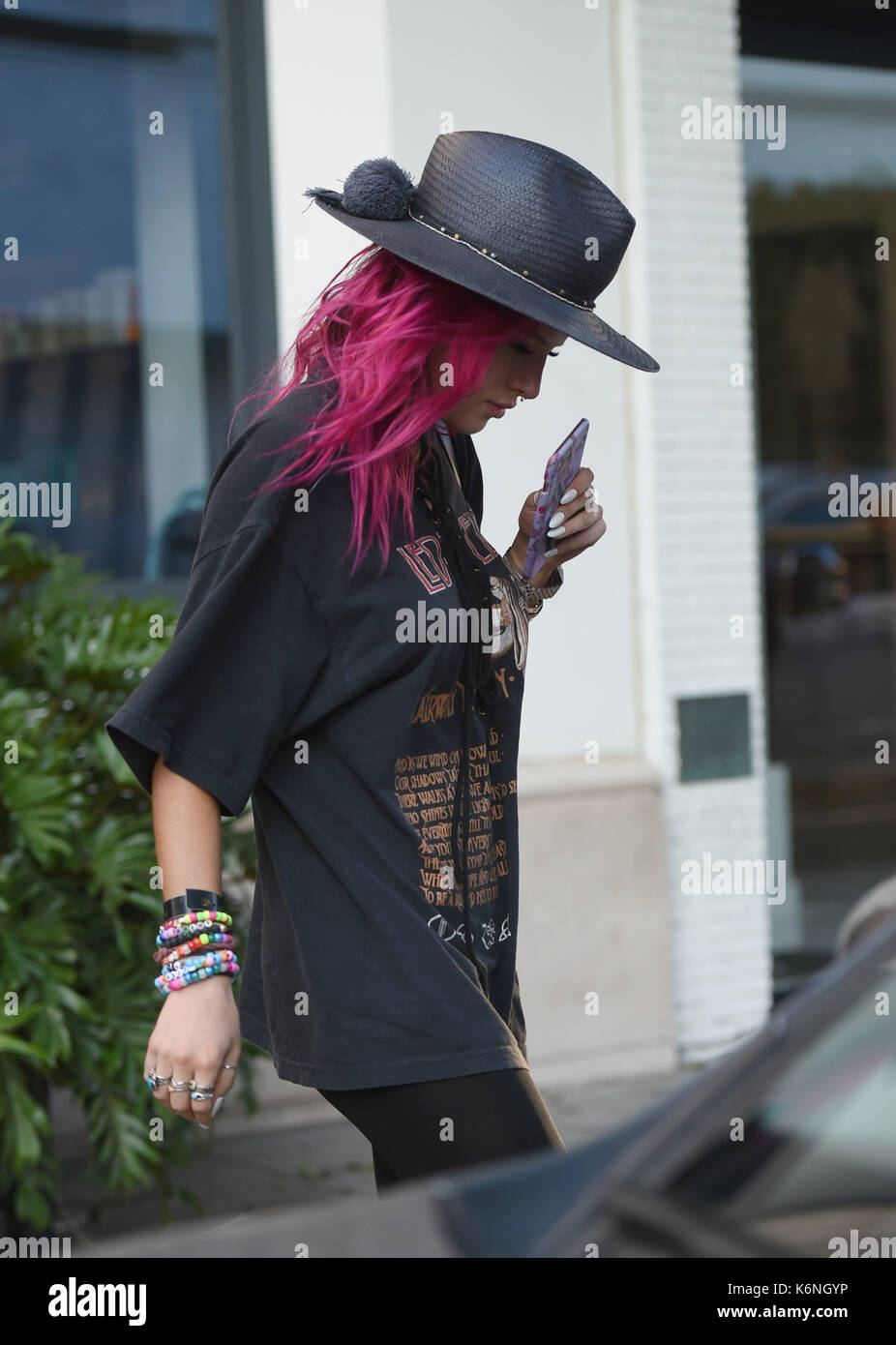 Bella Thorne goes to Jose Eber salon in Beverly Hills Featuring: Bella ...