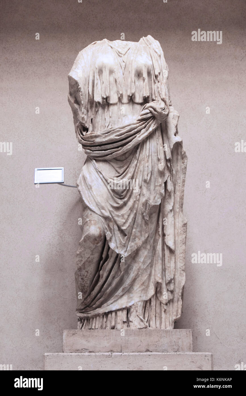 Ancient statue of Roman women in baths of Diocletian (Thermae ...