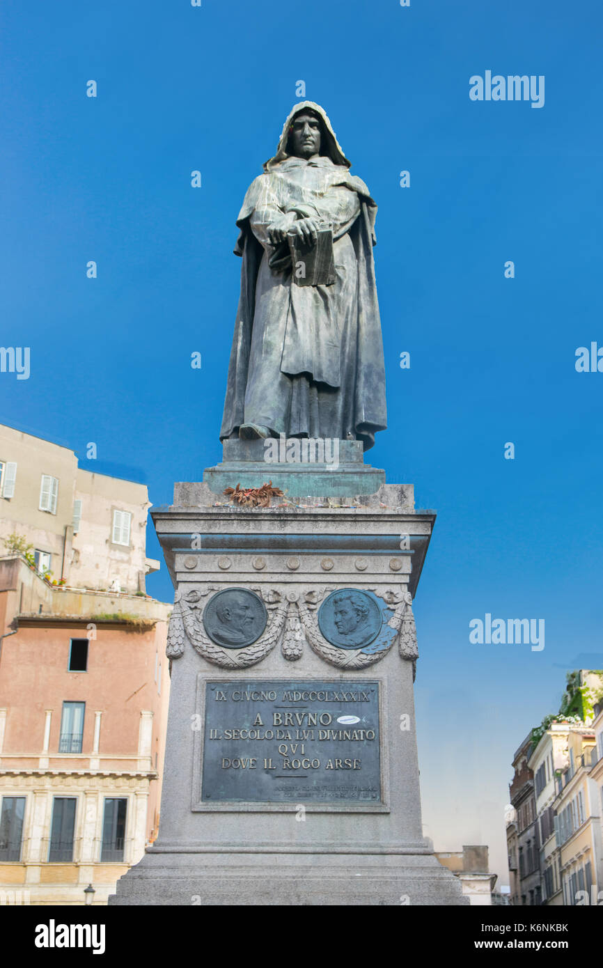Giordano Bruno statue at the Campo Dei Fiori square in Rome, Italy ...