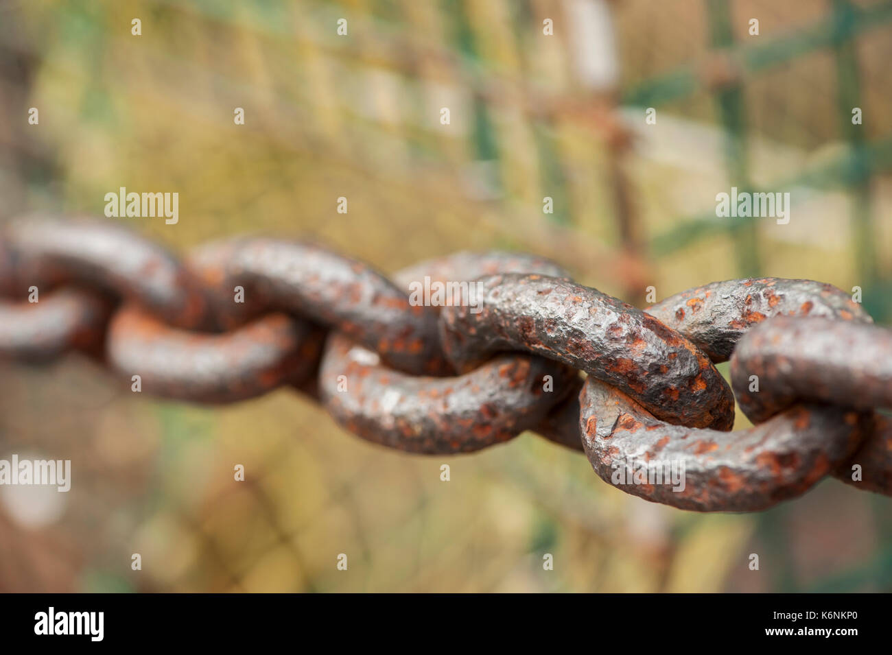Chain trap hi-res stock photography and images - Alamy