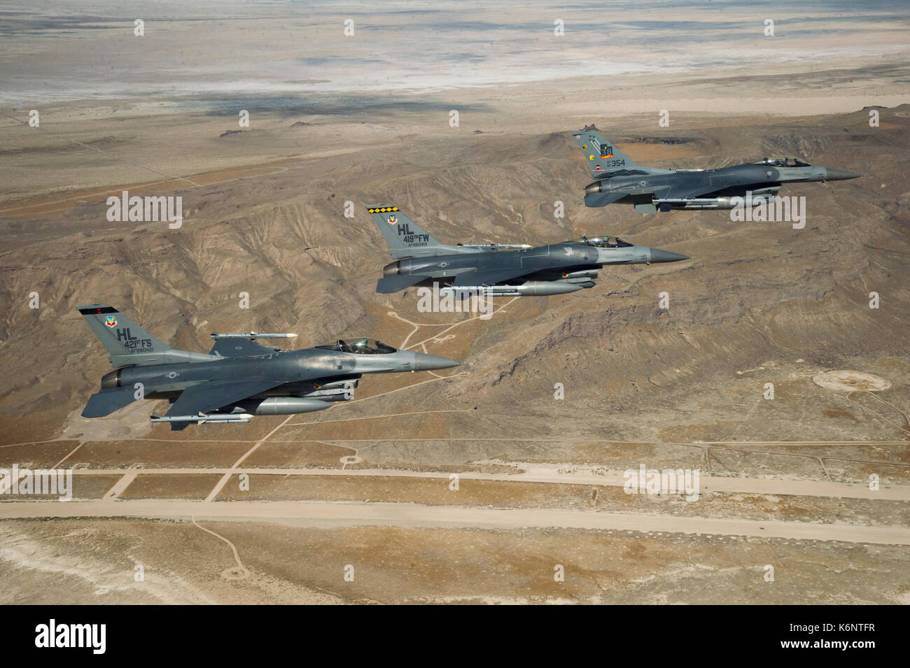 US Air Force F-16 Vipers Training Flight Stock Photo - Alamy
