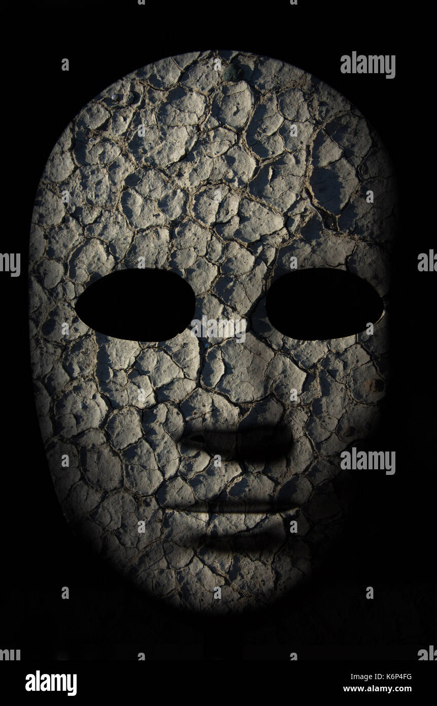 Man with cracked face hi-res stock photography and images - Alamy