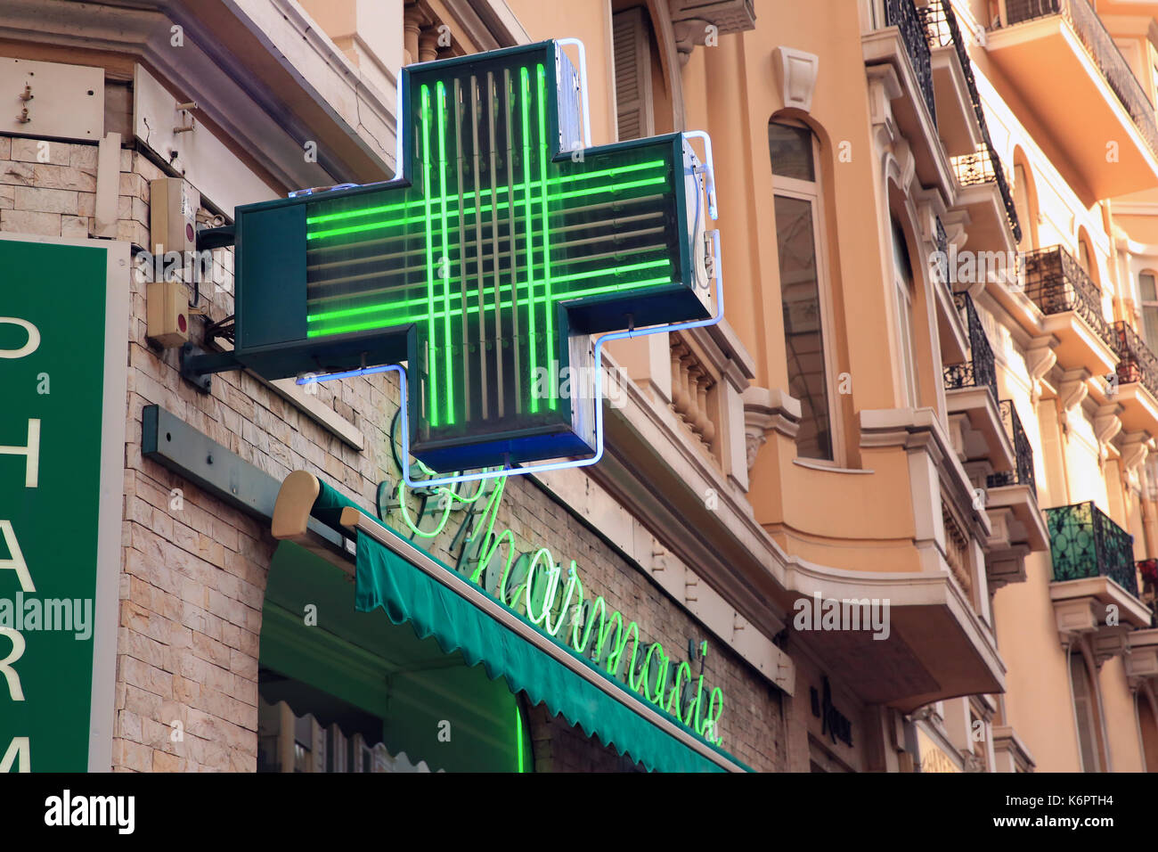 Pharmacy neon sign hi-res stock photography and images - Alamy