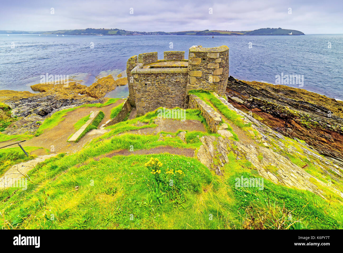 Pendennis castle cornwall historic hi-res stock photography and images ...