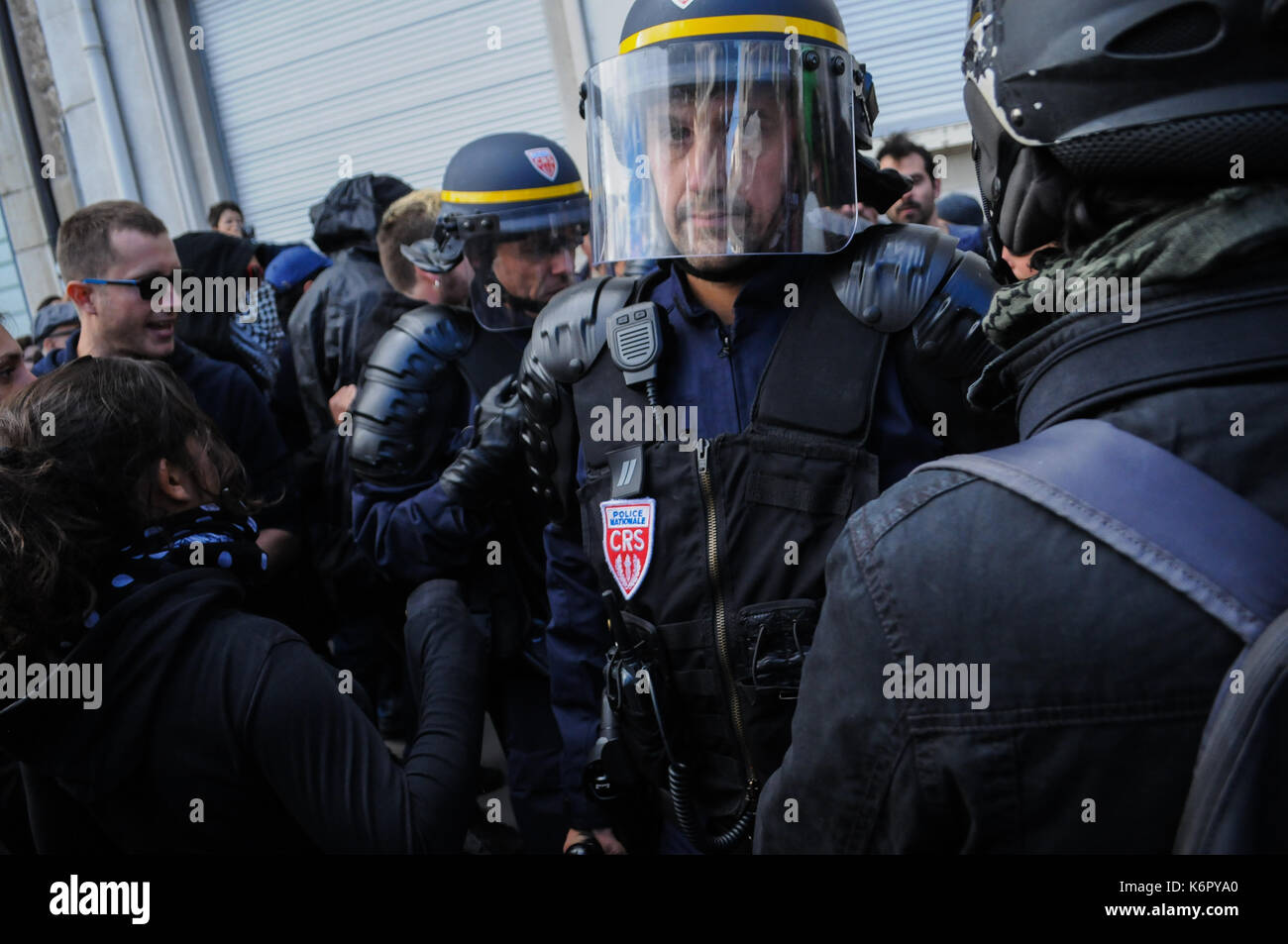 Violents protest hi-res stock photography and images - Alamy